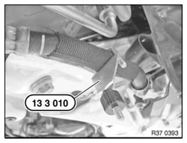 BMW 7 Series - Removing And Installing/Replacing Dynamic Drive Valve ...