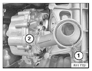 BMW 7 Series - Removing And Installing/Replacing Roller Chain For Oil ...