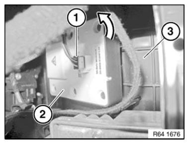 BMW 7 Series - Replacing Actuator Drive For Right Rear Cabin Footwell ...