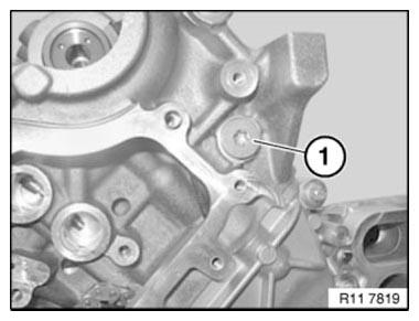 BMW 7 Series - Removing And Installing Left Cylinder Head (N63 ...