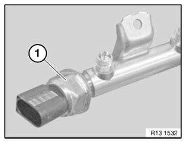 BMW 7 Series - Replacing Low-Pressure Fuel Sensor (N63) - Injection ...